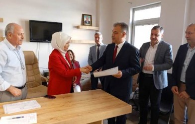 HARUN ARSLAN BAŞKAN ve EKİBİ MAZBATASINI ALDI, GÖREVE BAŞLADI ...